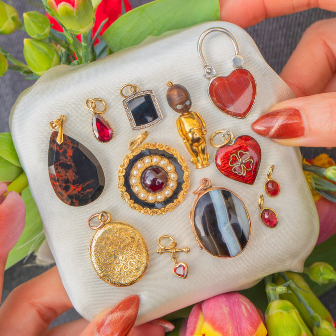 Everything You Need to Know About Antique Vintage Paste Jewellery