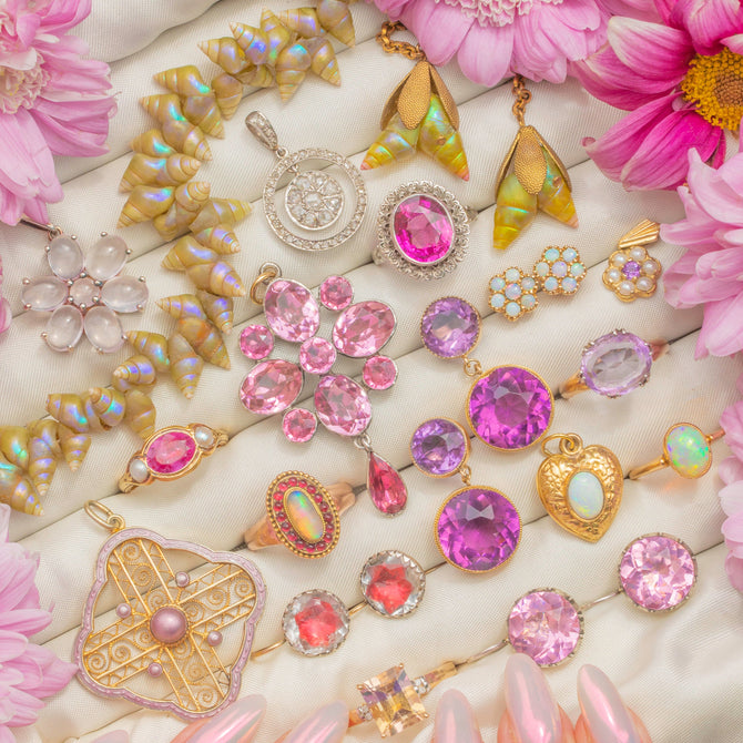 Decoding The Victorian Flower Language: A Floriography Guide