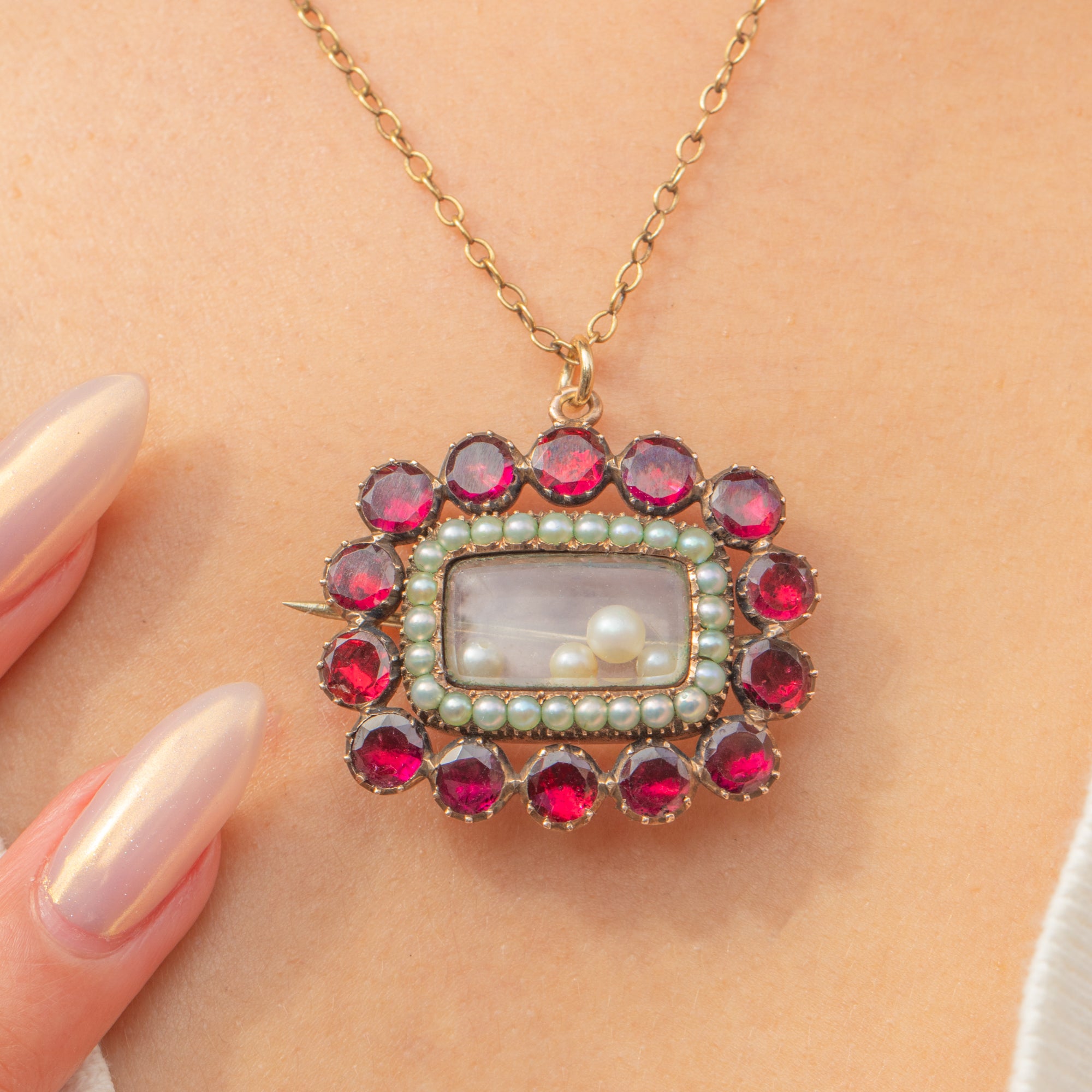 Georgian 9ct Gold Flat-Cut Garnet Pearl Locket-Back Pendant c.1820