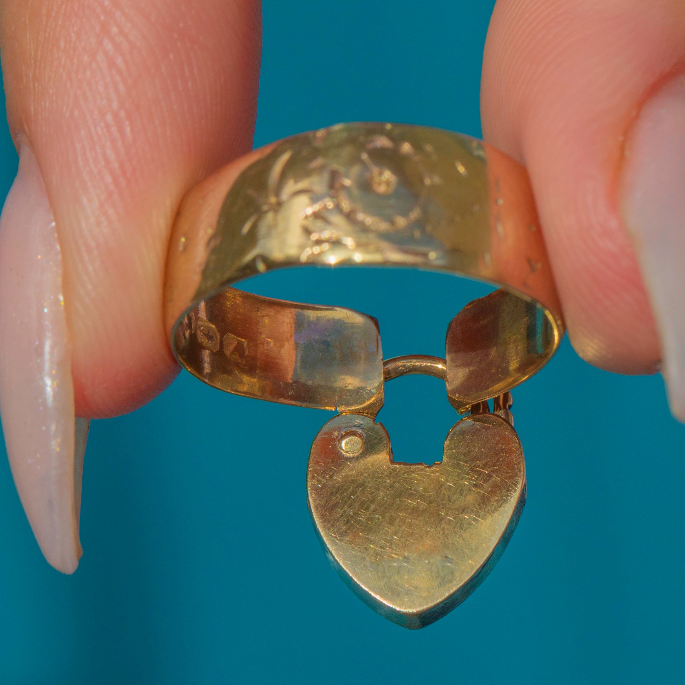 Antique 9ct Gold Engraved Heart Padlock Ring, c.1890